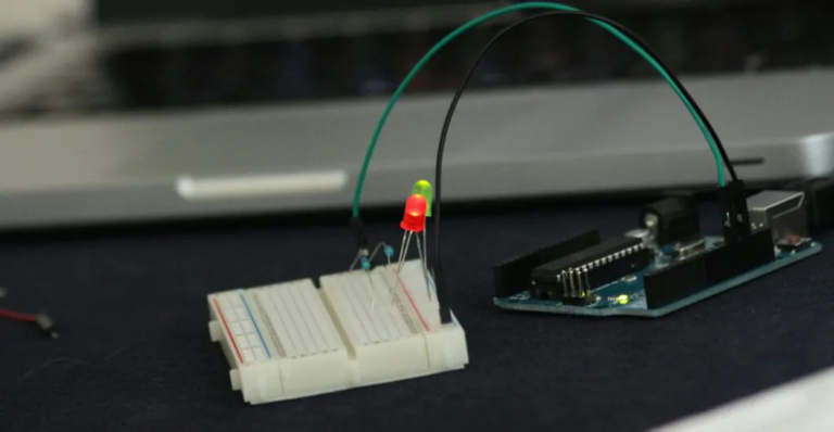 Como Piscar E Acender Um Led Com Arduino Clube Do Maker
